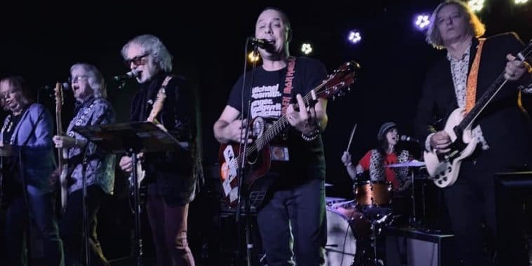 Friends with R.E.M., Collaborators with Wilco, the Minus 5 Transcend ...