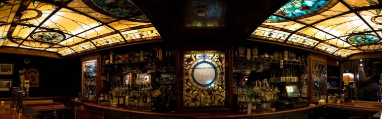 Mortimer's Rebuilds A Neighborhood Music Scene