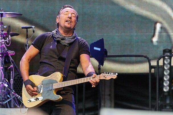 The 18 Greatest Guitar Players of All-Time