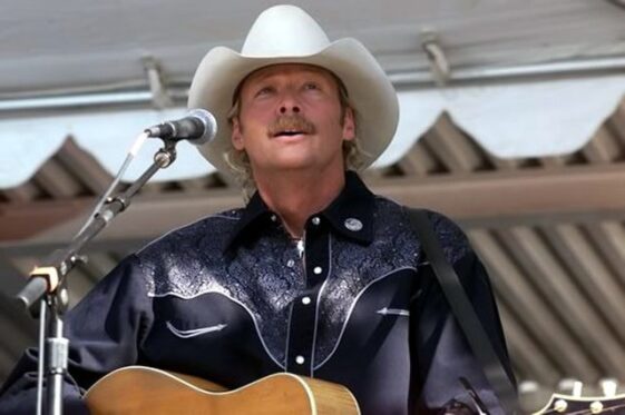 Alan Jackson Biography: His Struggles with Illness and More
