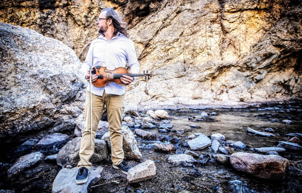 Jeremy Garrett of the Infamous Stringdusters Talks Bluegrass Roots ...