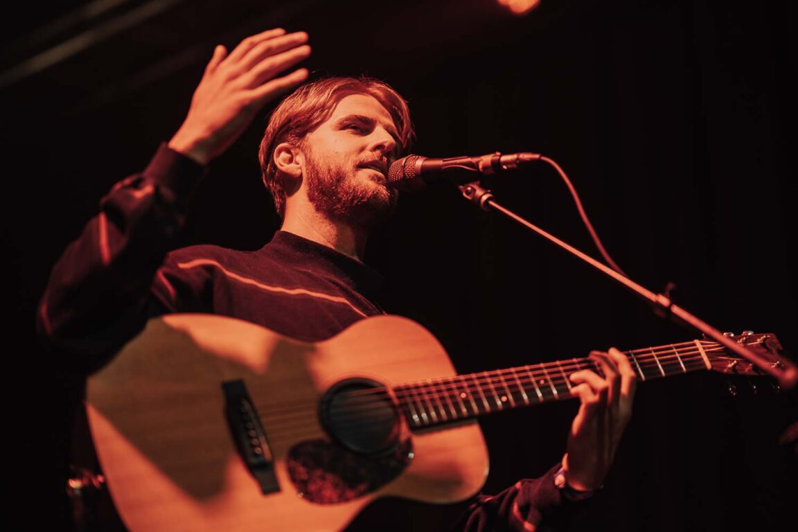 30 Crazy Facts About Elton John