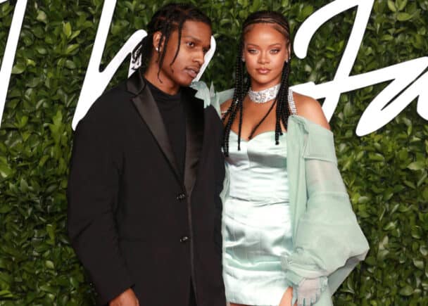 17 Famous Singers Who Fell In Love With Each Other