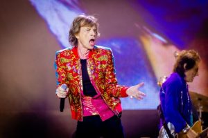 51 Best British Singers: The U.K.’s Most Prominent Vocalists