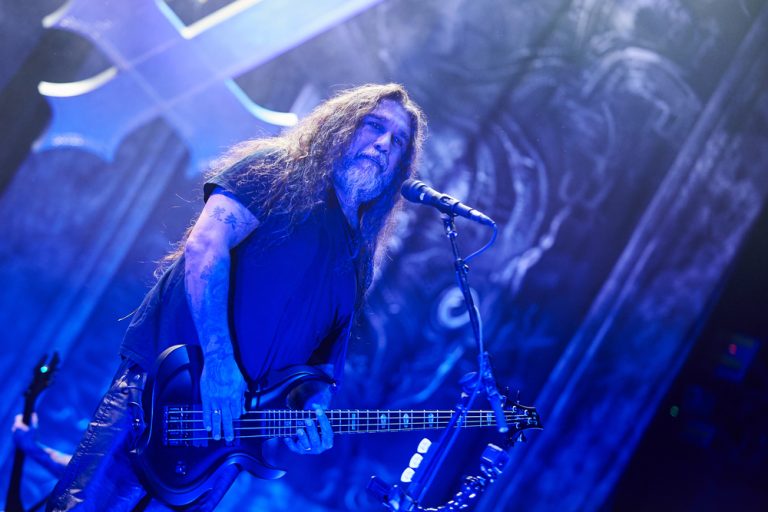 19 Famous Singers Who Are Catholic