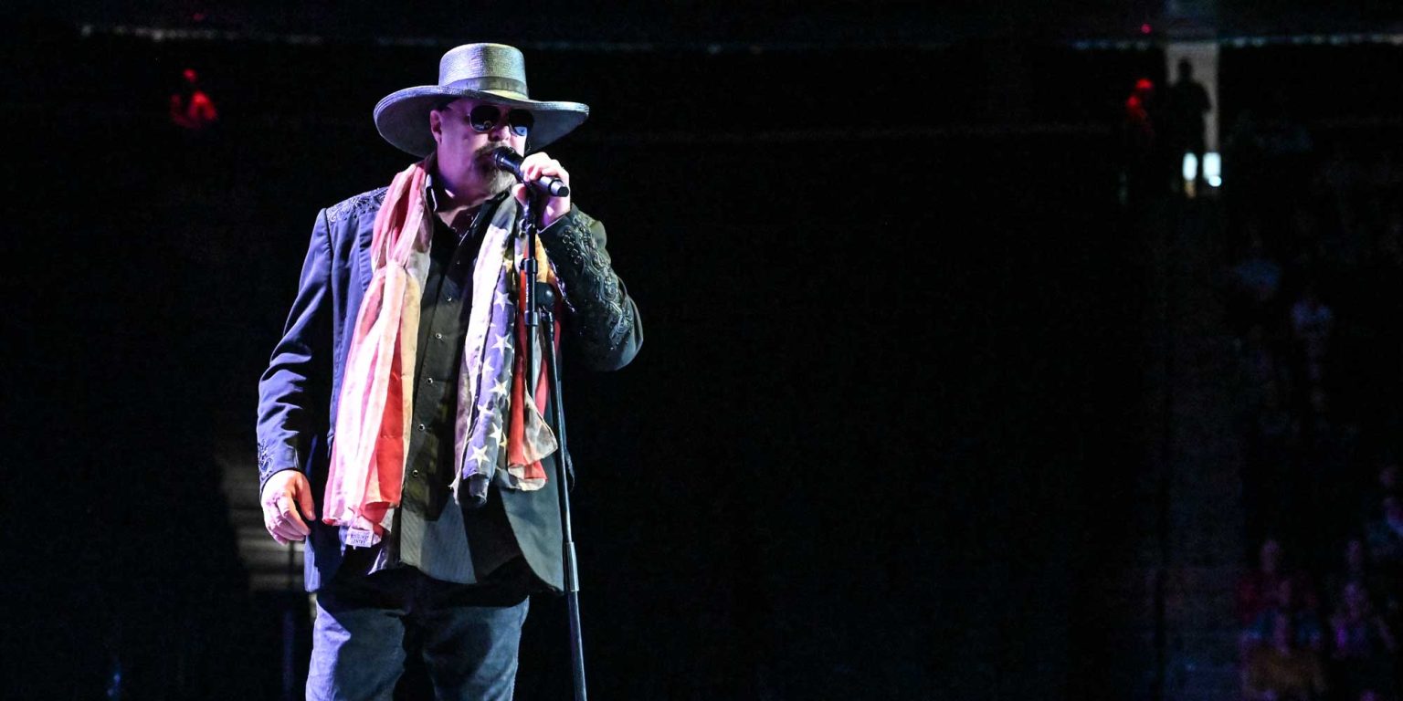 36 Shortest Country Artists