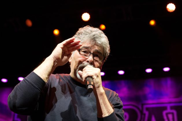 20 Singers Diagnosed with Cancer