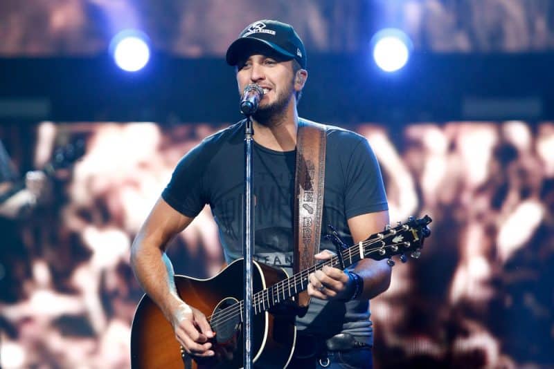 The 17 Best Male Country Singers of All Time: A Definitive List