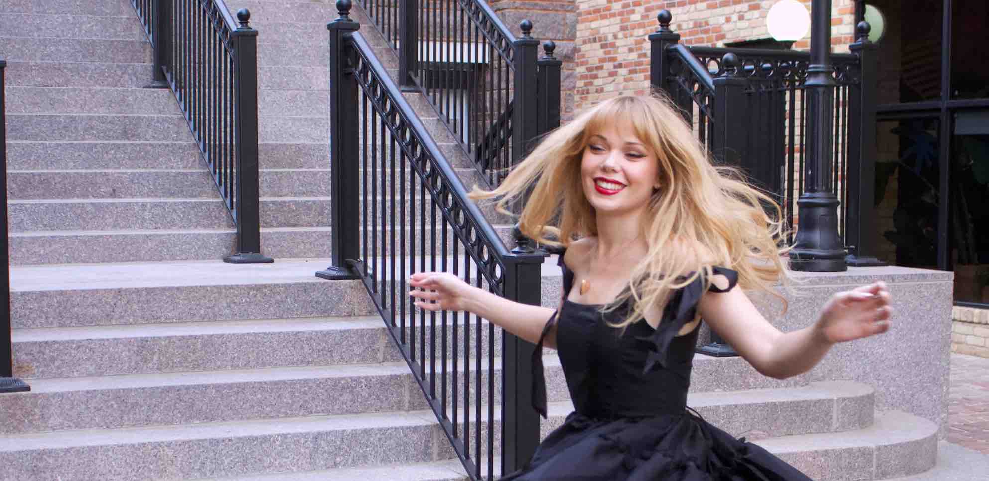Helen “Confesses” of a Girl in Love with New Album