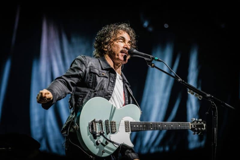 23 Famous Singers Who Went Bankrupt