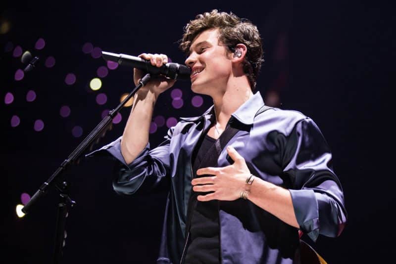 28 Tallest Singers: Singers Who Are Taller Than You Expected