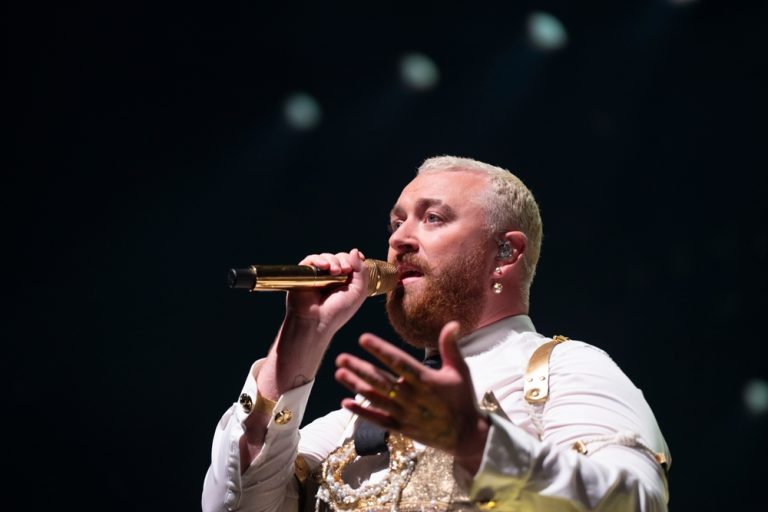 51 Best British Singers: The U.K.’s Most Prominent Vocalists