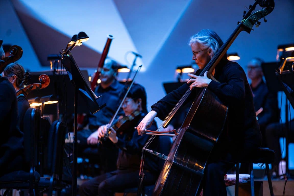 The Indigo Girls and Minnesota Orchestra Shine in Orchestra Hall ...
