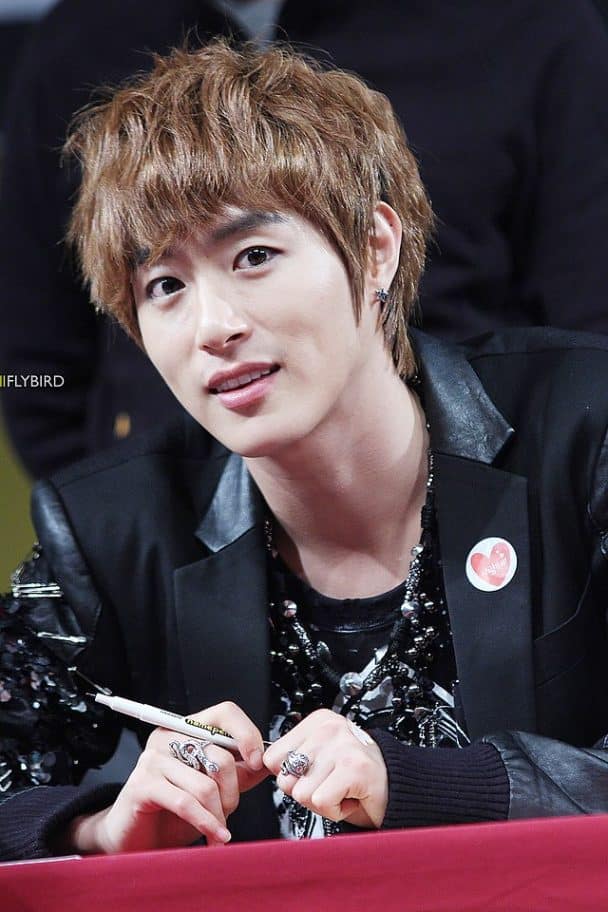 20 K-Pop Idols Who Died Too Soon